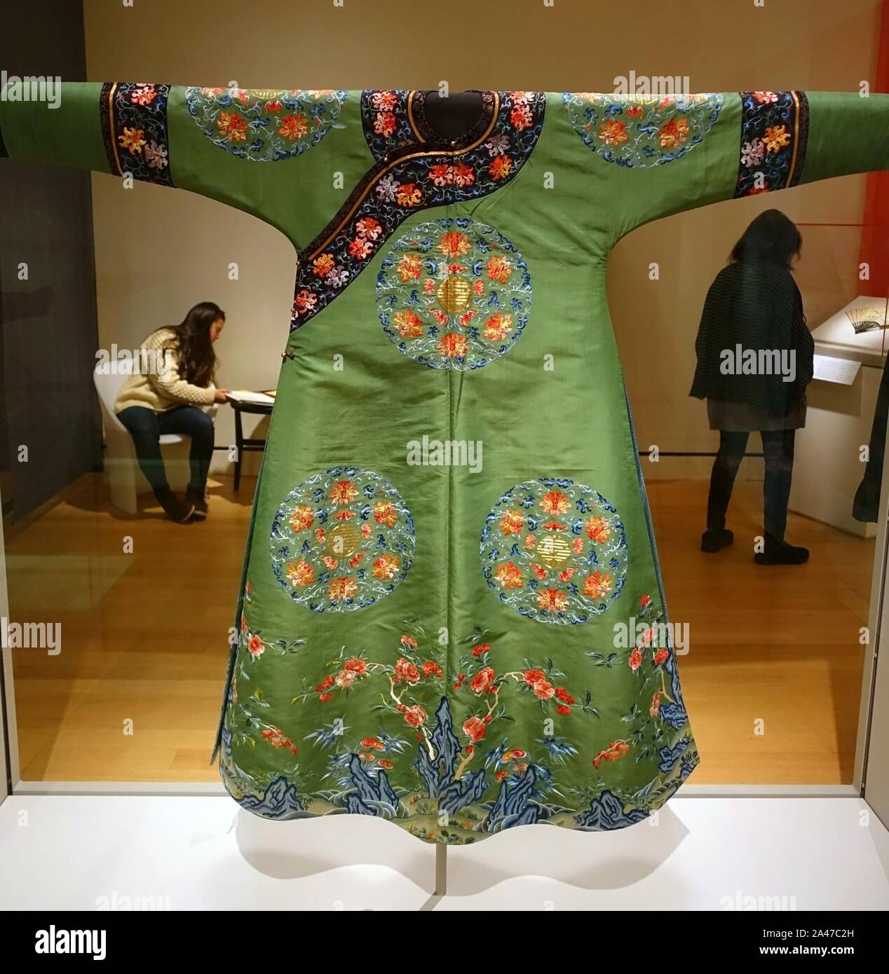 Imperial robe hi-res stock photography and images - Alamy