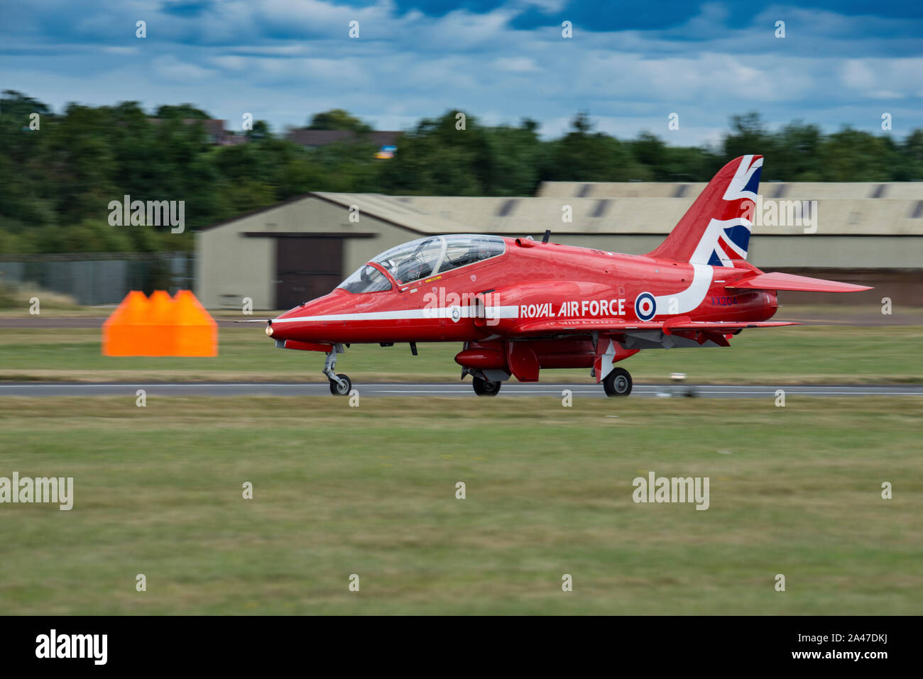 Red arrows aircraft taxiing hi-res stock photography and images - Alamy