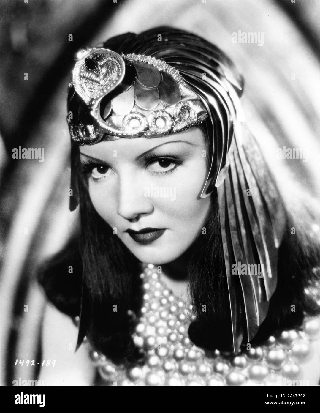 Claudette colbert 1934 portrait Black and White Stock Photos & Images ...