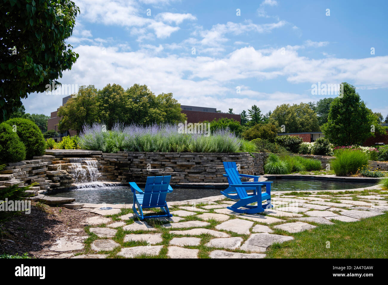 Image of Drake University, a mid-sized private university in Des Moines ...