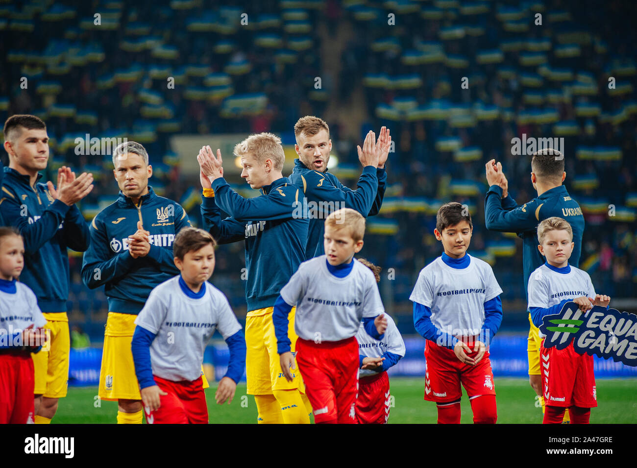 Singing the ukrainian national anthem hi-res stock photography and ...