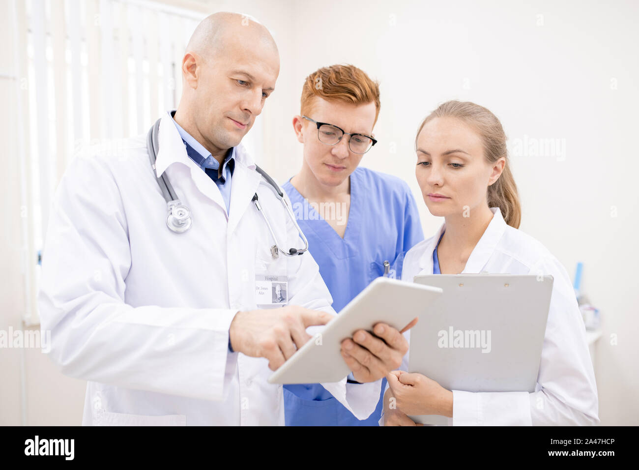 Clinician middle aged hi-res stock photography and images - Alamy