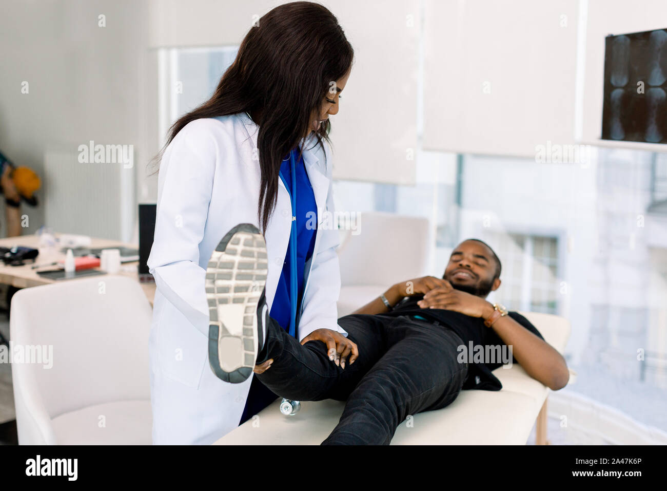 Physio black hi-res stock photography and images - Alamy