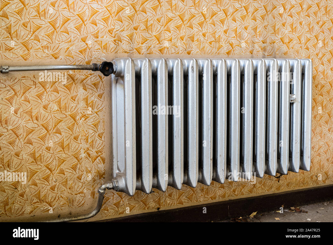 Old rusty room heater hi-res stock photography and images - Alamy