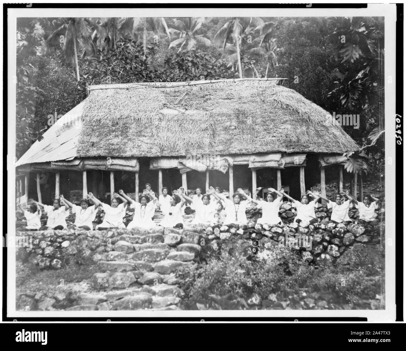 Samoan dancers Black and White Stock Photos & Images - Alamy
