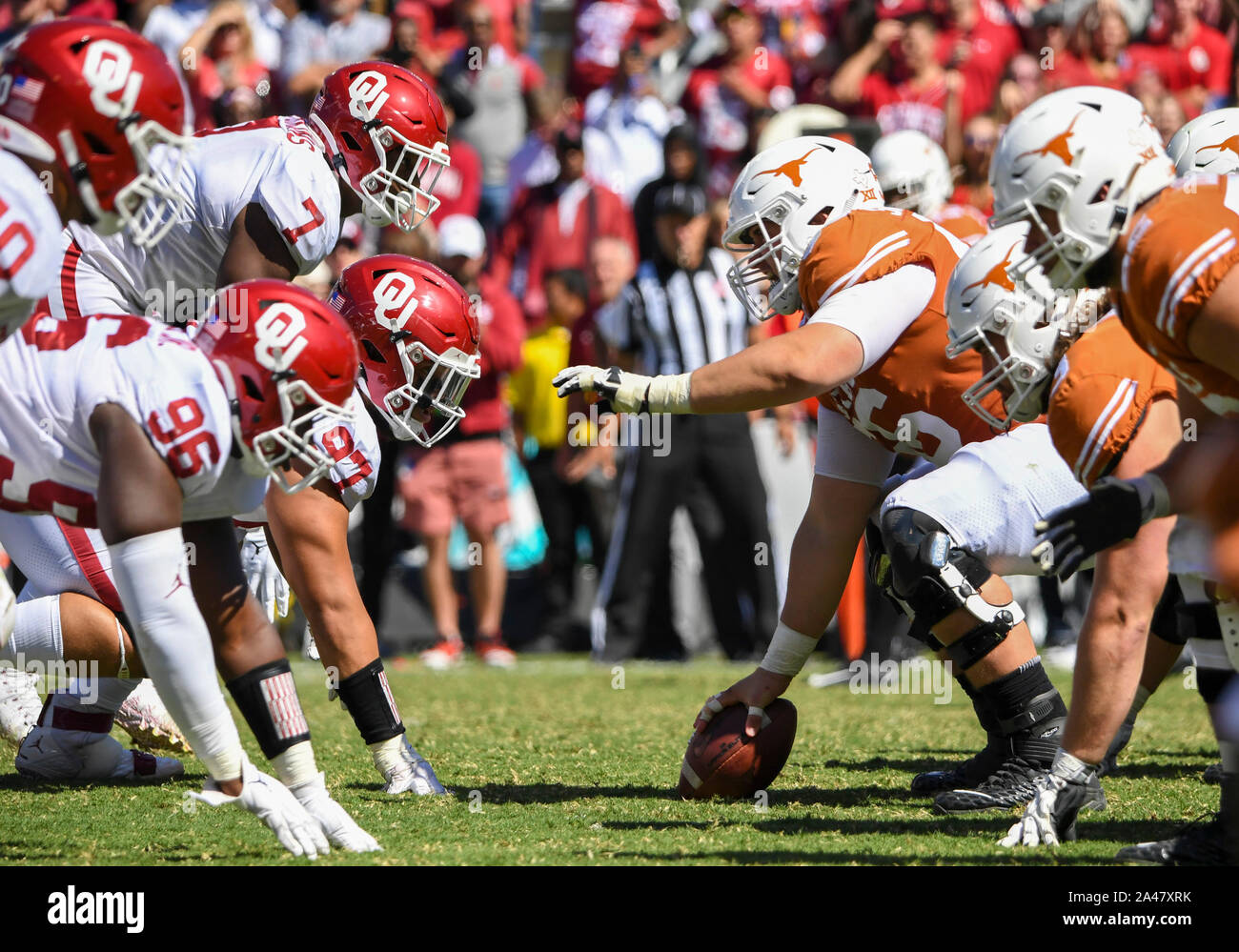 Cotton bowl stadium hi-res stock photography and images - Alamy