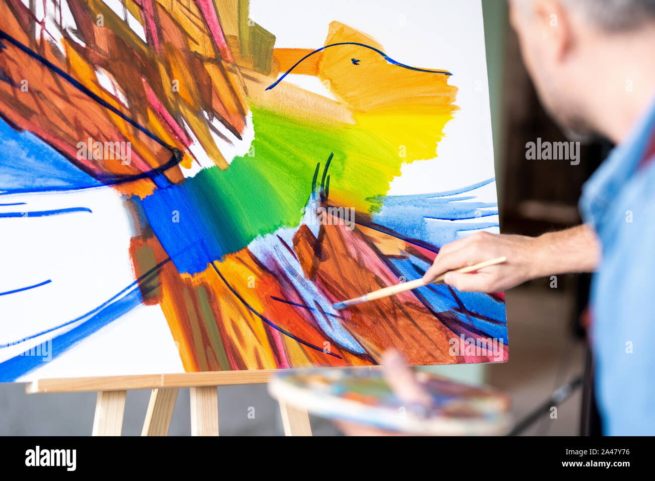 Working on paintings hi-res stock photography and images - Alamy