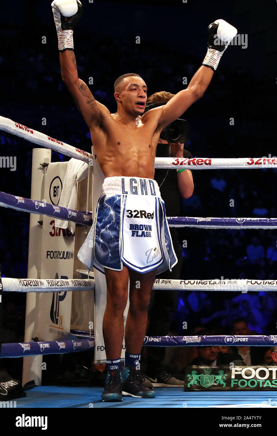 Zelfa Barrett celebrates winning the Super Feather weight bout at First ...