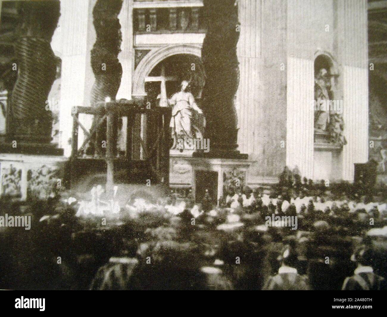 Feretro hi-res stock photography and images - Alamy