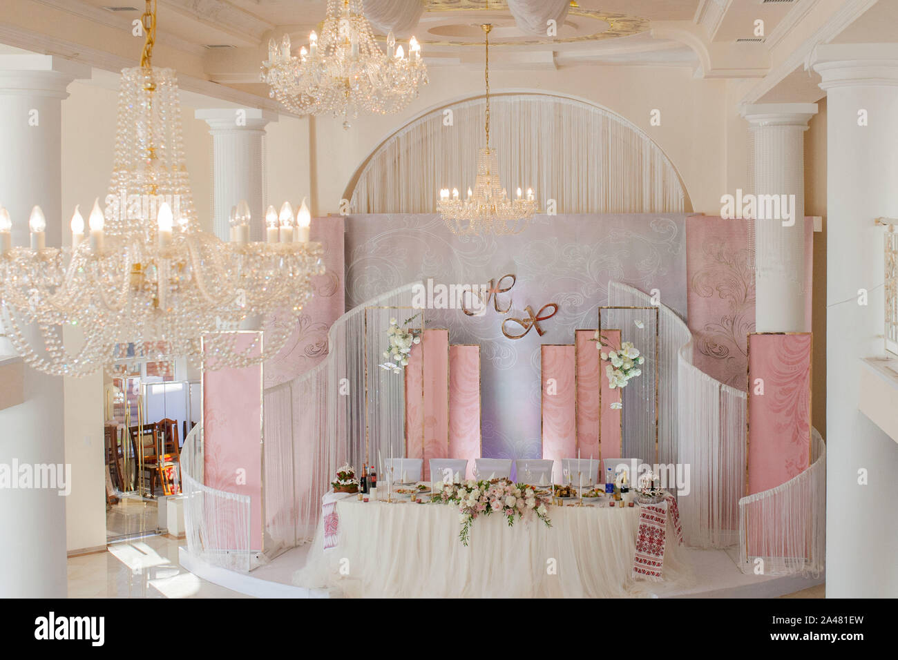 Candy Bar. Delicious sweet buffet with cupcakes. Sweet holiday buffet ...