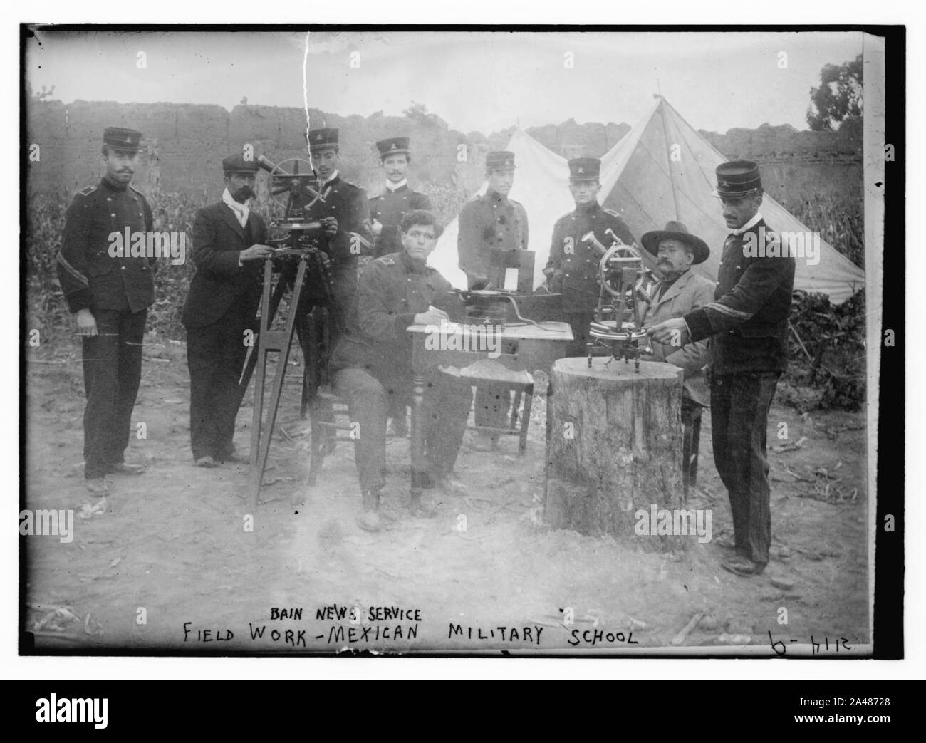 Field work, Mexican military school Stock Photo - Alamy