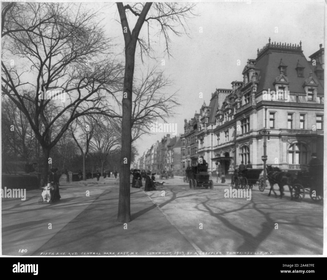 Ave central Black and White Stock Photos & Images - Alamy