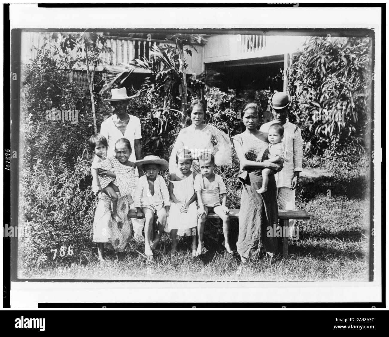 Filipino family, ten people, posed, on lawn Stock Photo - Alamy