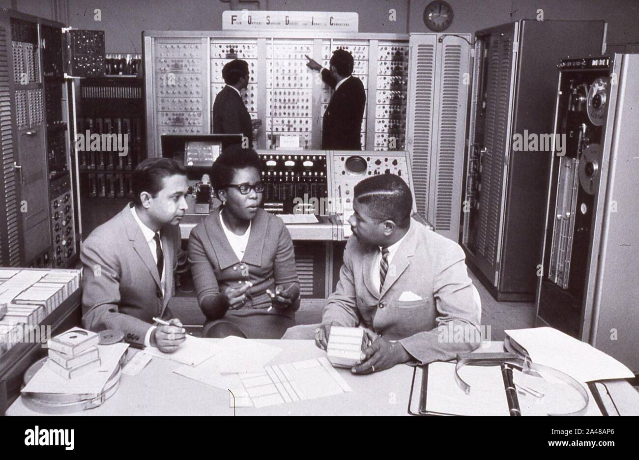 Sensing device hi-res stock photography and images - Alamy