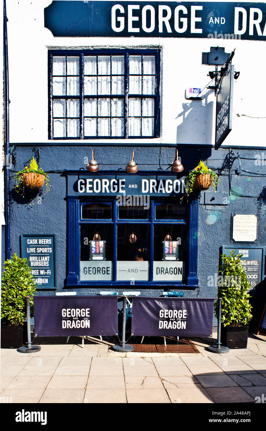 George and dragon pub hi-res stock photography and images - Alamy