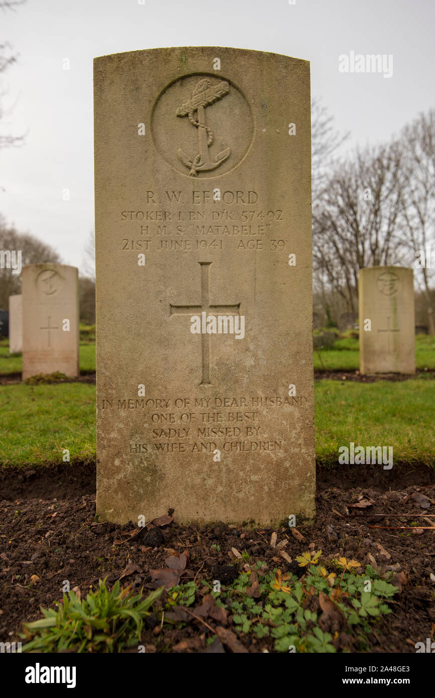 Commonwealth War Graves Commission Grave of Robert Wallace Efford of ...