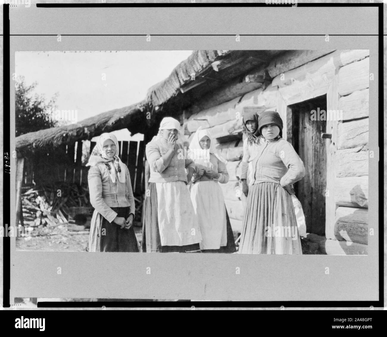 Russia log house Black and White Stock Photos & Images - Alamy