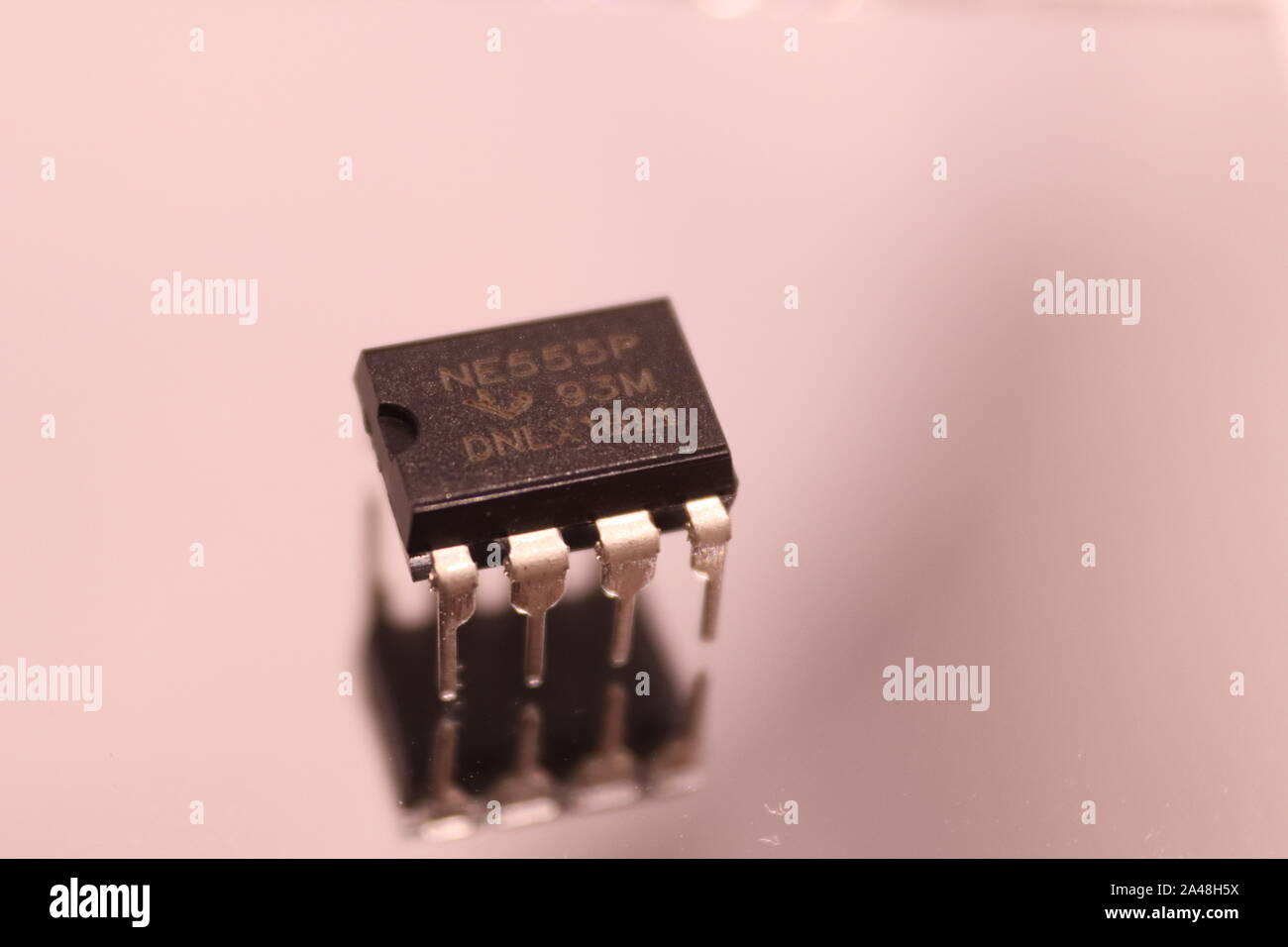 555 timer circuit hi-res stock photography and images - Alamy