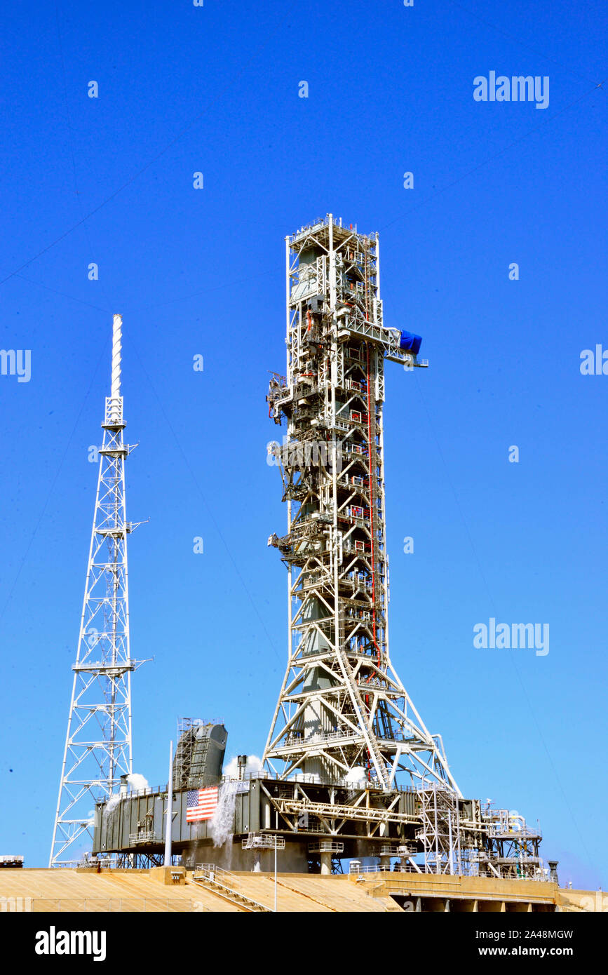 Nasa water test sound suppression system launch complex 39b hi-res ...