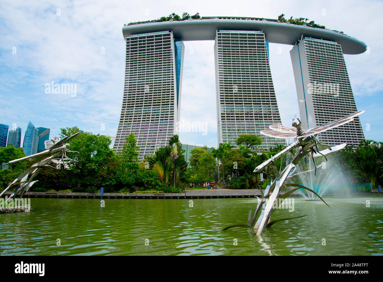 Dragonfly Lake Skyline - Singapore Stock Photo - Alamy
