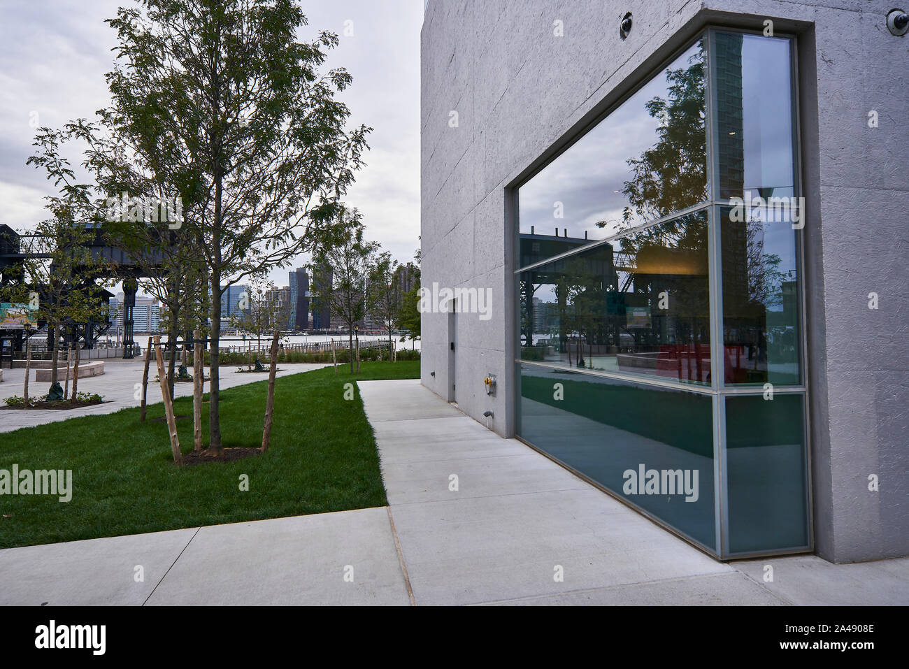 Hunters Point Community Library, designed by Steven Holl Architects ...