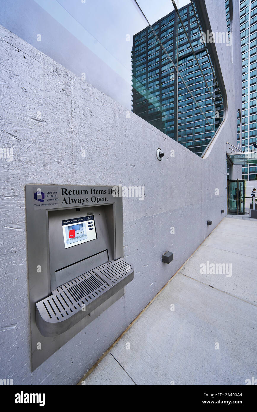 Hunters Point Community Library, designed by Steven Holl Architects ...