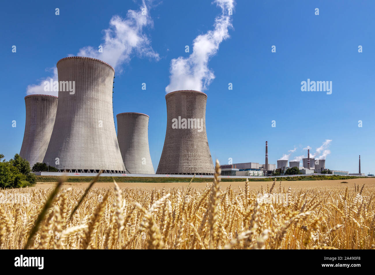 Jaderná elektrárna Dukovany, ČEZ, Morava, Česká republika / Nuclear ...
