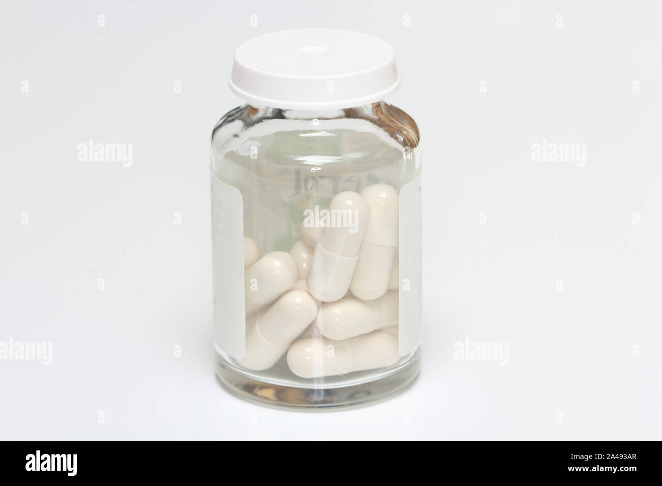 Green medical tablets jar hi-res stock photography and images - Alamy