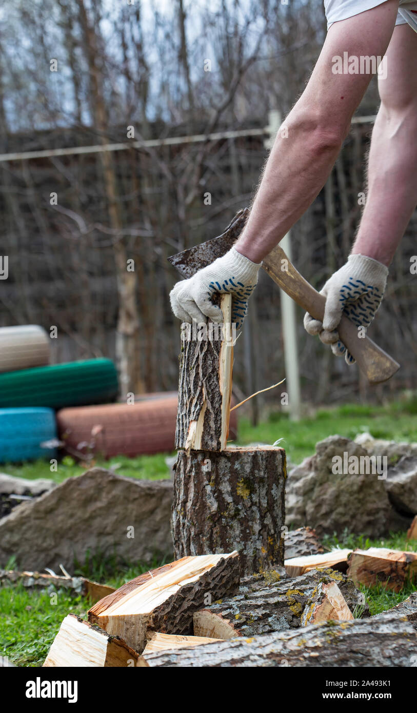 Old hands chopping hi-res stock photography and images - Alamy