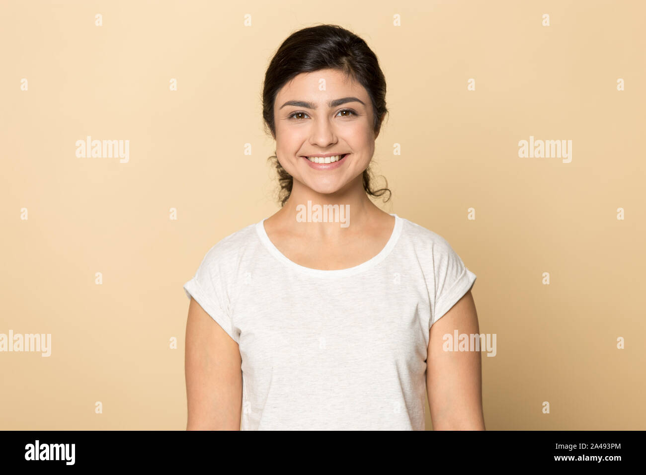 Headshot portrait of indian girl posing in studio Stock Photo - Alamy