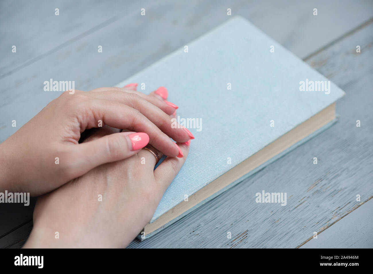 Time concept closed book hi-res stock photography and images - Alamy