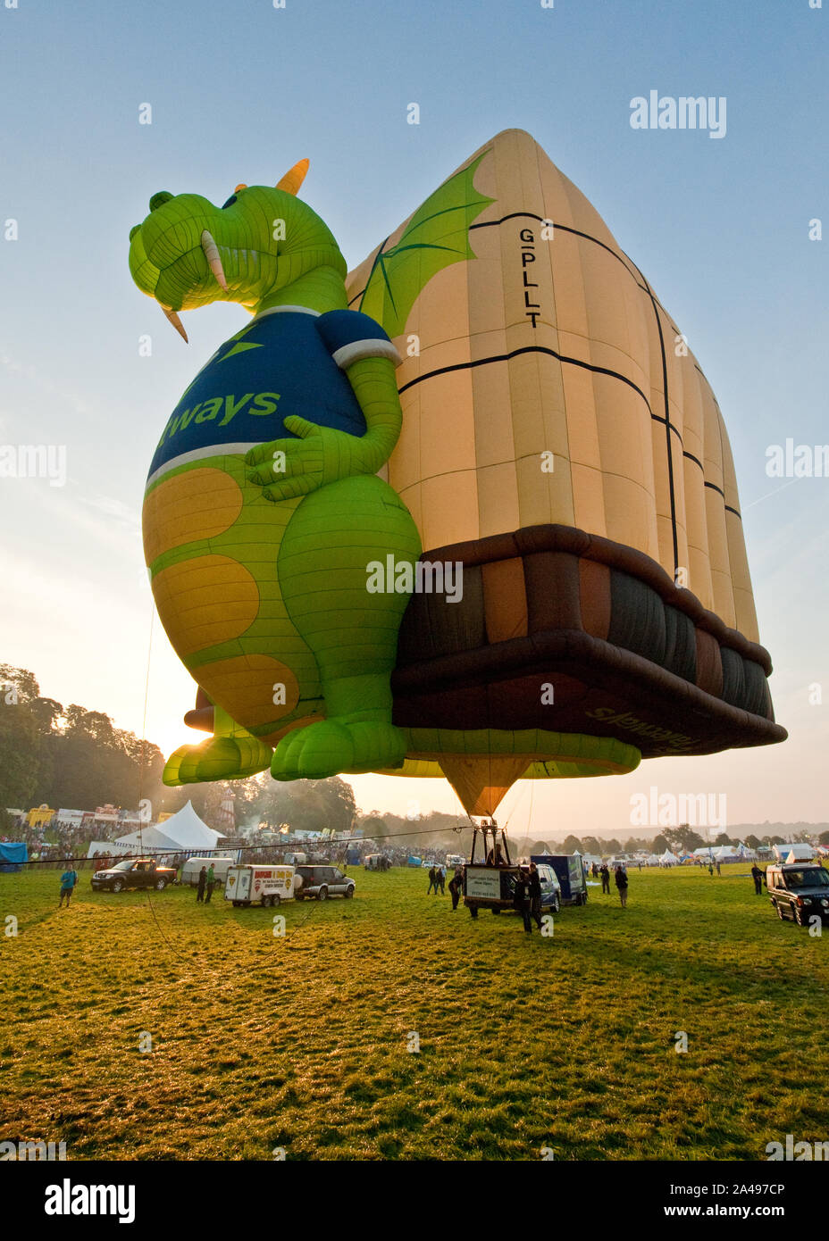 "Palletways" cube parcel and dragon hot air balloon. Bristol ...