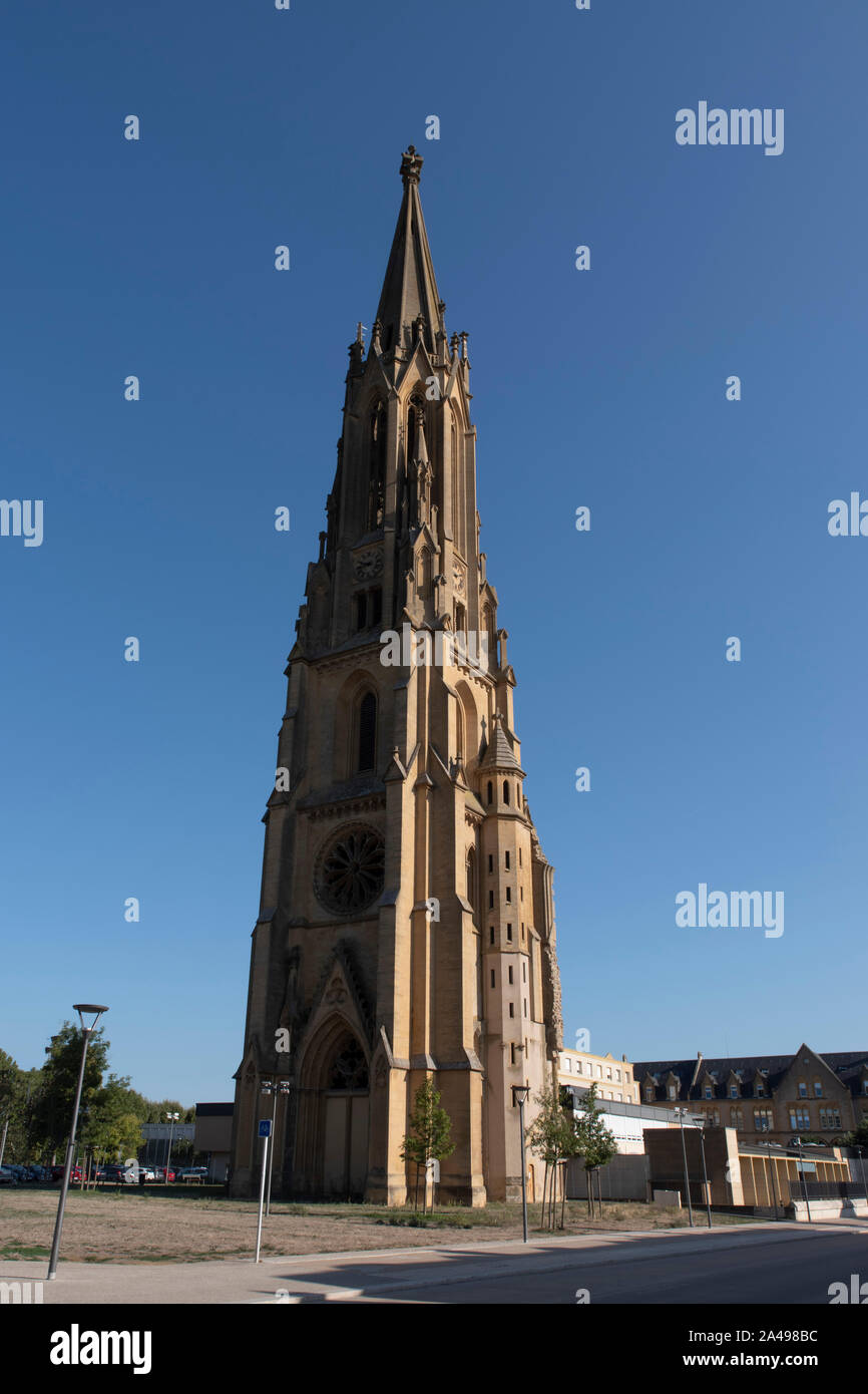 Architecture of a church in Metz Stock Photo - Alamy