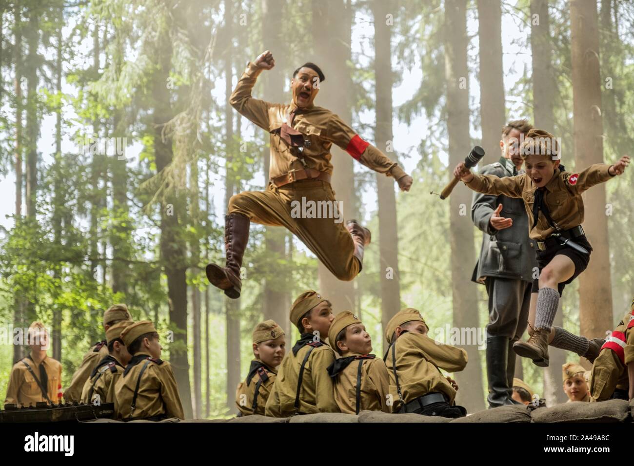TAIKA WAITITI and ROMAN GRIFFIN DAVIS in JOJO RABBIT (2019), directed ...