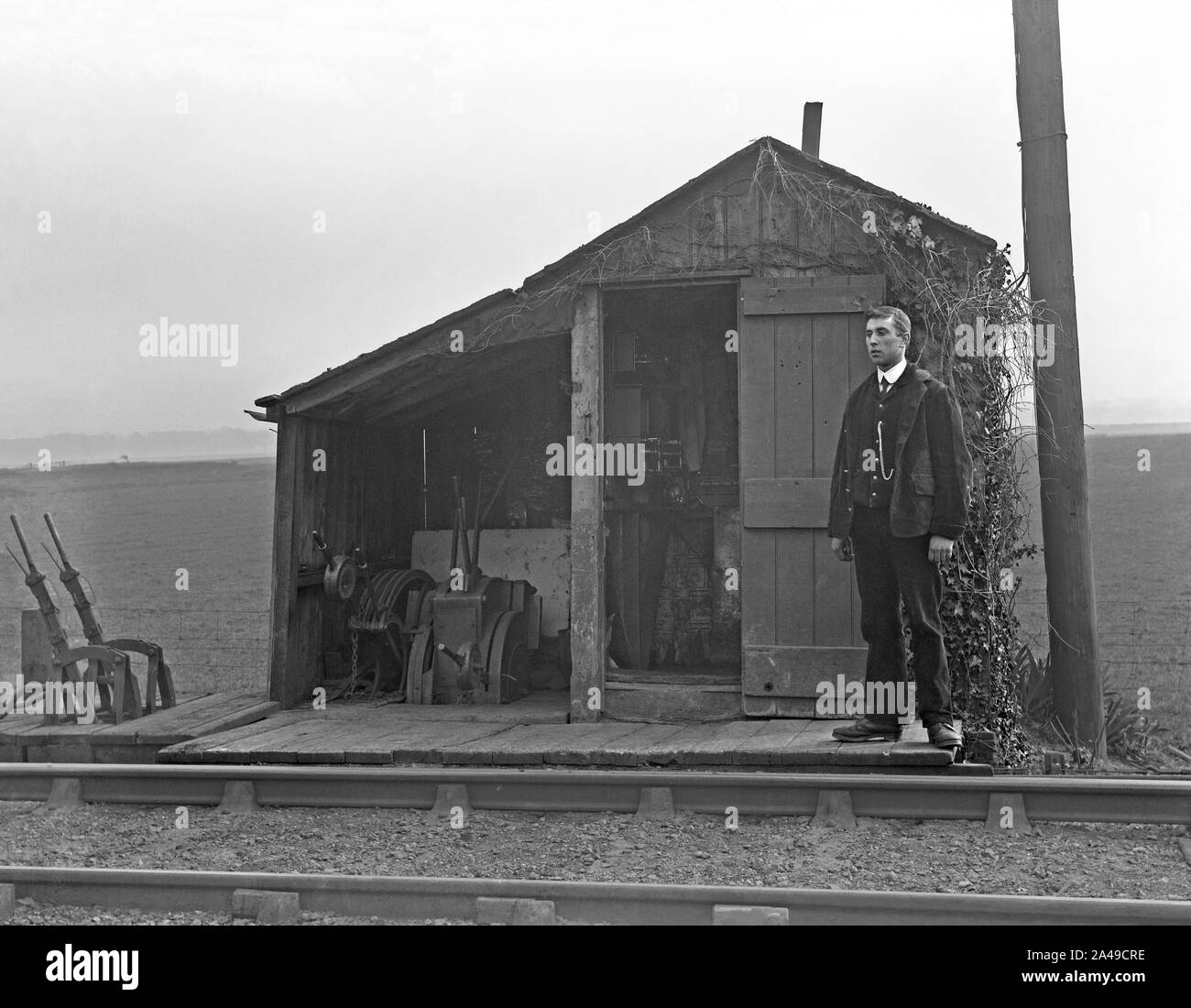 Victorian london railway worker hi-res stock photography and images - Alamy