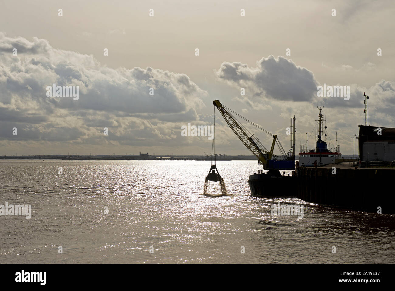 Dredging in the River Humber, Kingston upon Hull, East Yorkshire ...