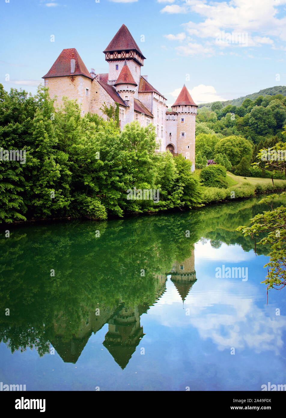 Picturesque medieval castle hi-res stock photography and images - Alamy