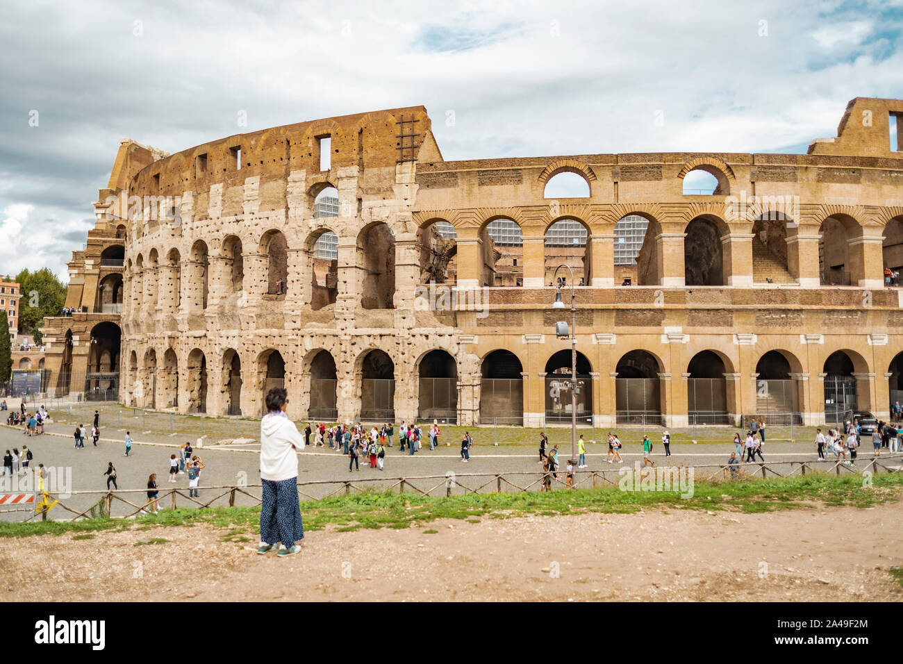 Roman amphitheatre crowd hi-res stock photography and images - Alamy