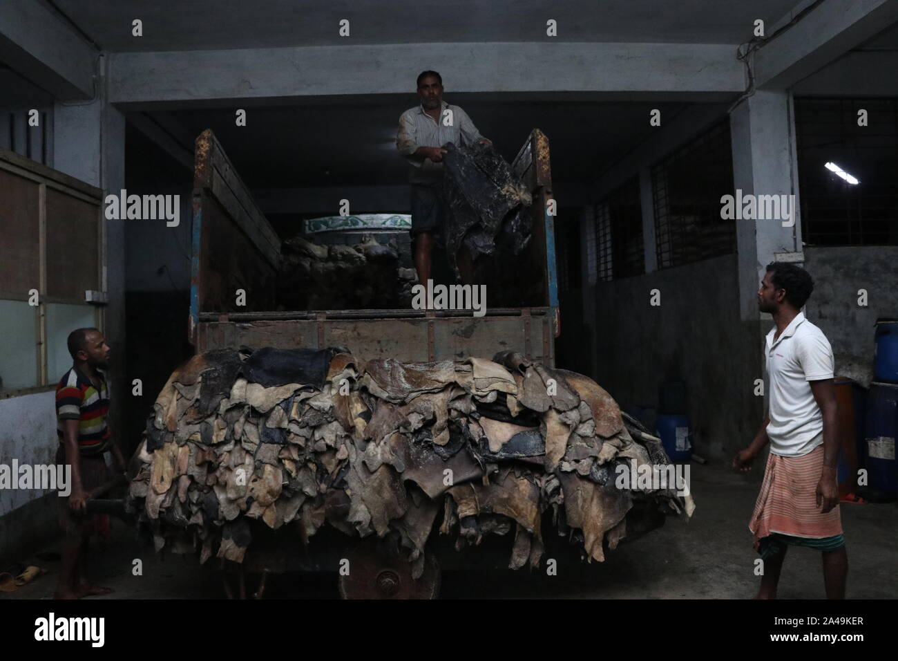 saver tannery workers Dhaka,Bangladesh 2019: Bangladeshi tannery ...