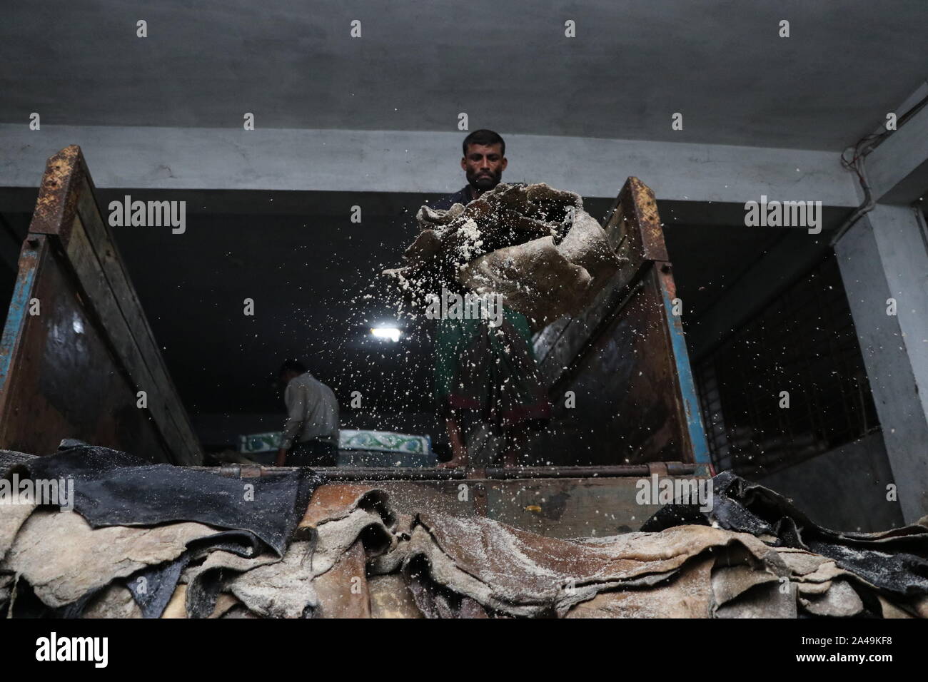 saver tannery workers Dhaka,Bangladesh 2019: Bangladeshi tannery ...