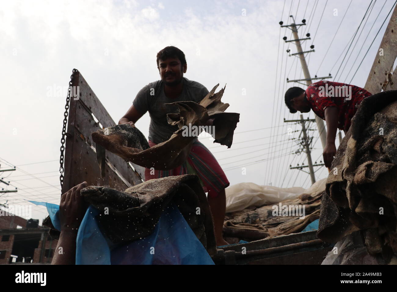saver tannery workers Dhaka,Bangladesh 2019: Bangladeshi tannery ...