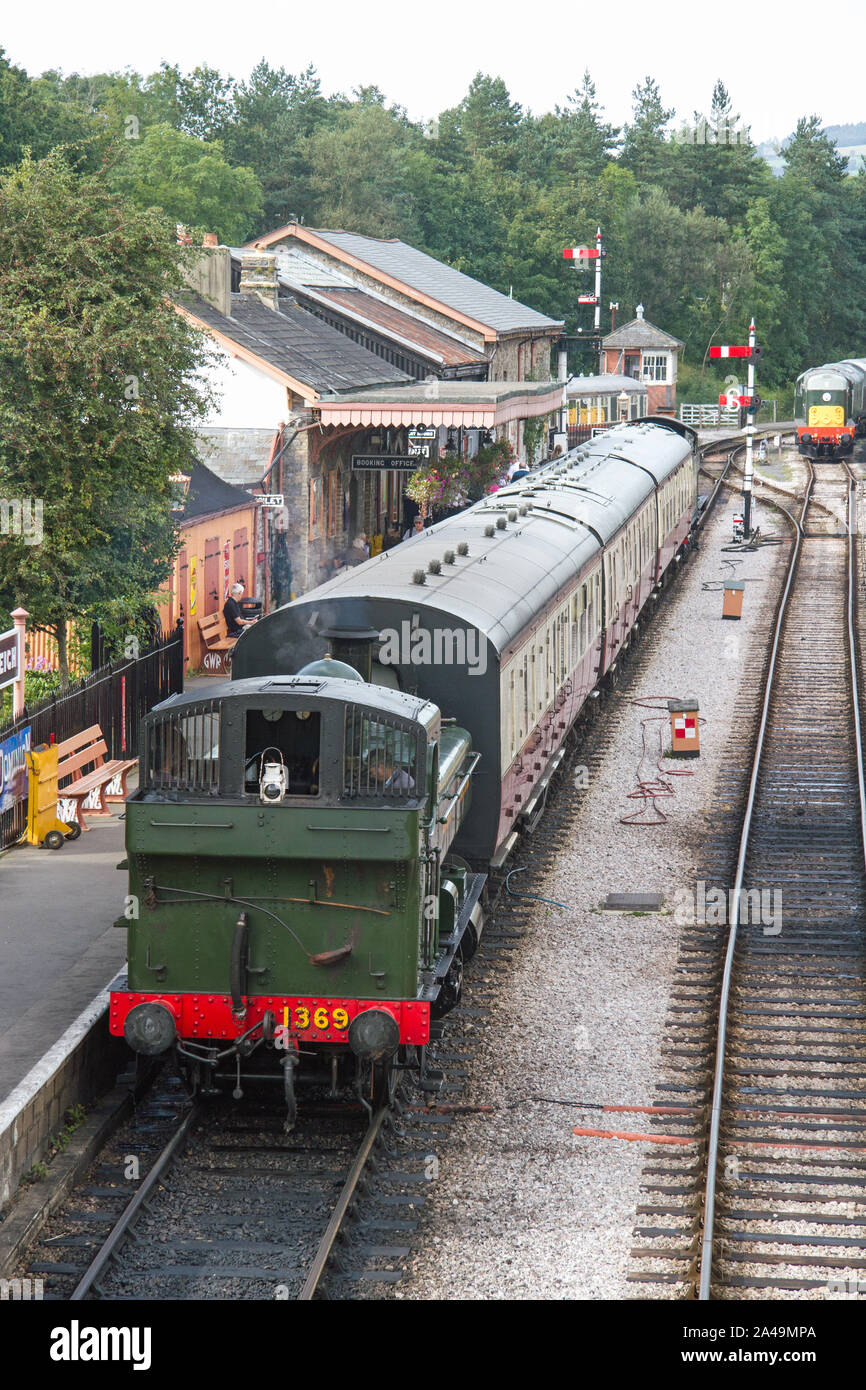 Buckfastleigh station hi-res stock photography and images - Alamy