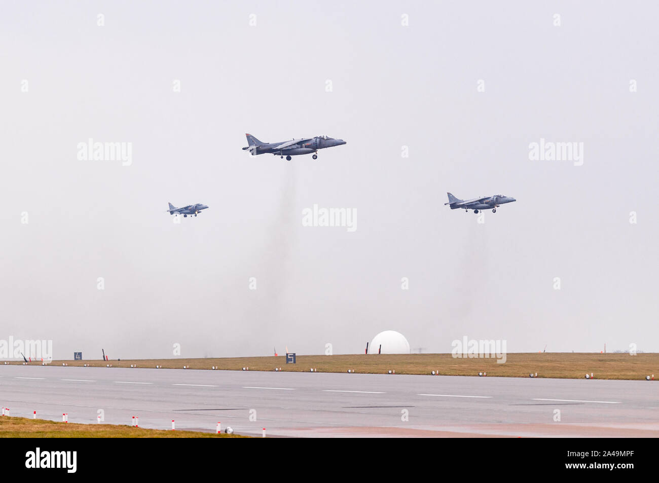 Harrier jump jet fighter hi-res stock photography and images - Alamy