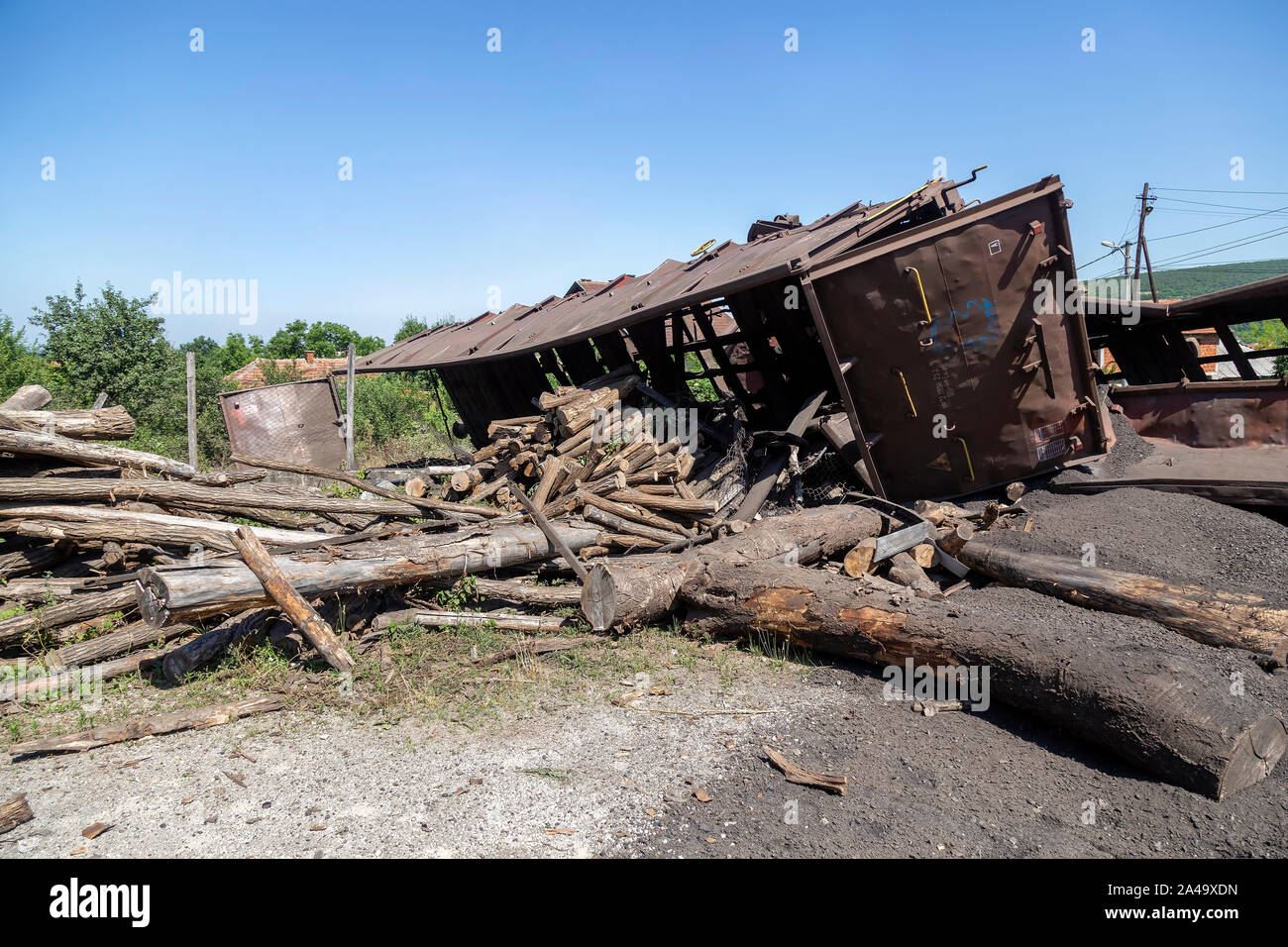 Overturned wagon hi-res stock photography and images - Alamy