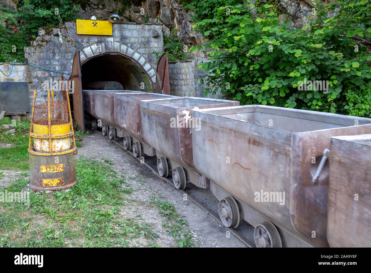Underground mining carts for transporting materials from the coal mine ...