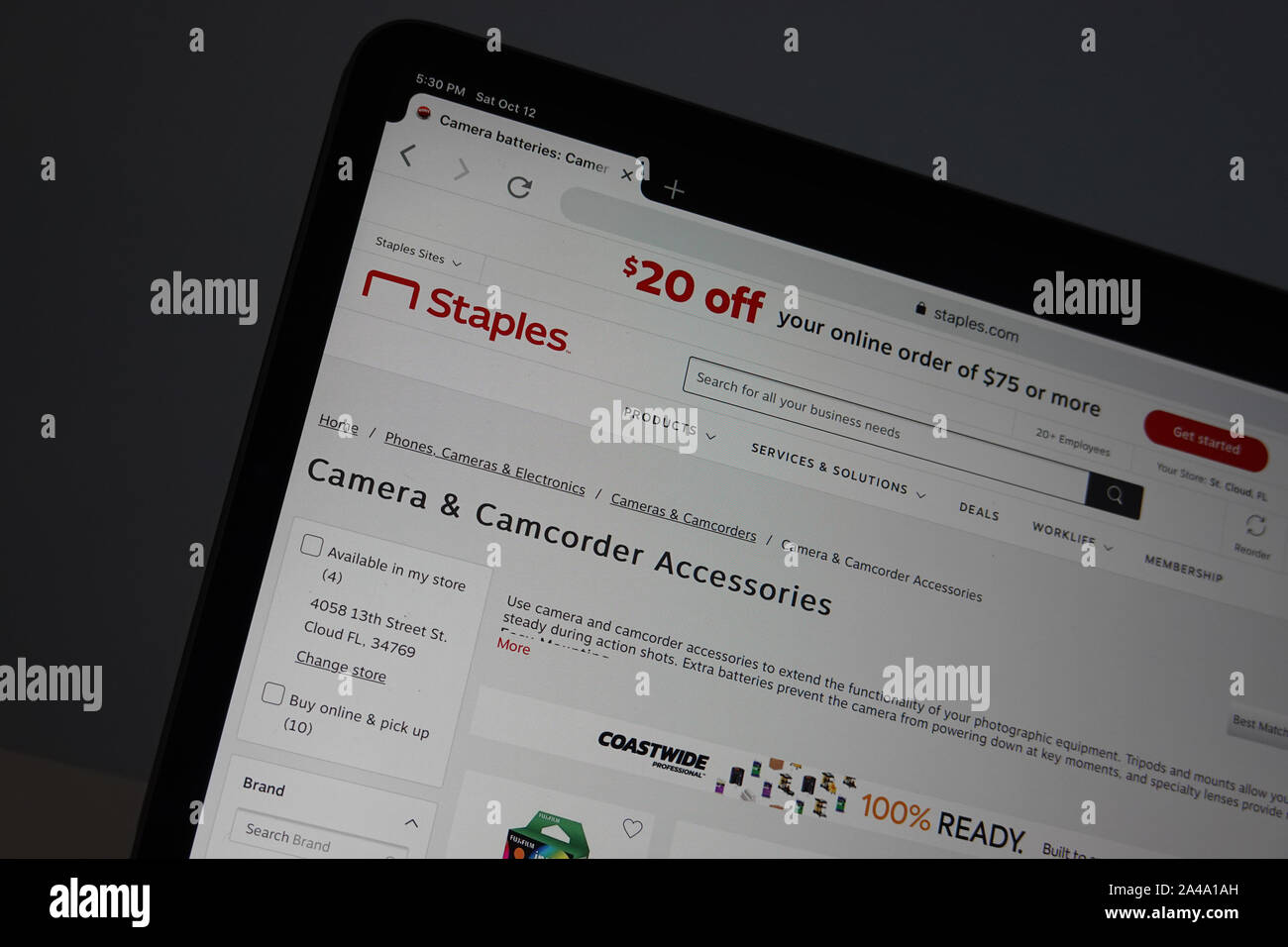Staples webpage hi-res stock photography and images - Alamy