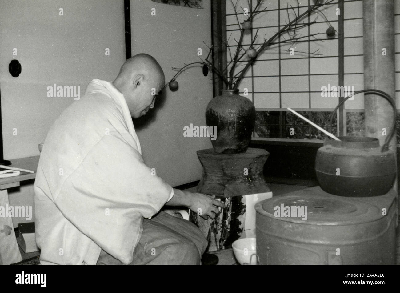 Buddhist monk japan hi-res stock photography and images - Alamy