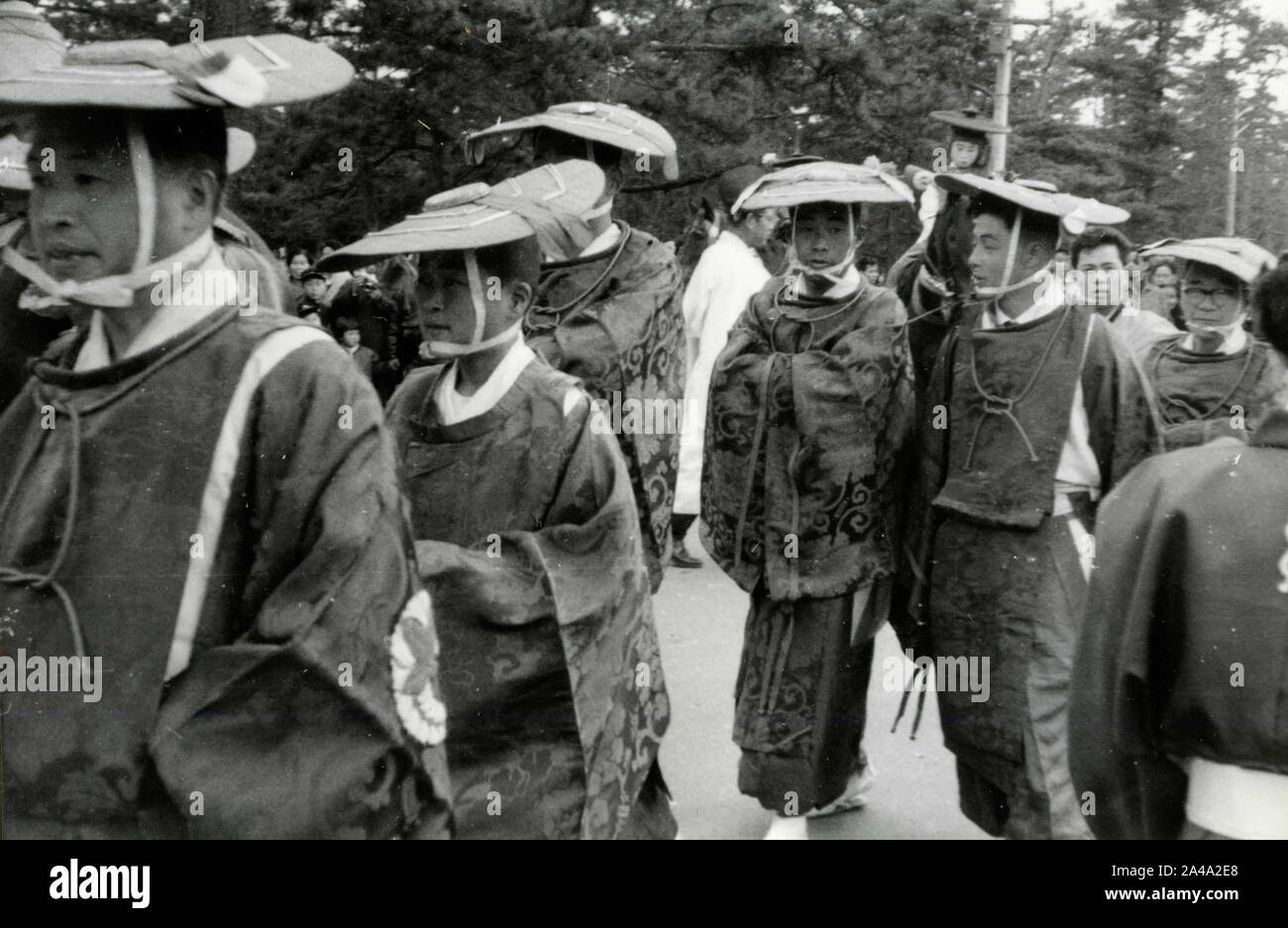 Japan costumes hi-res stock photography and images - Alamy