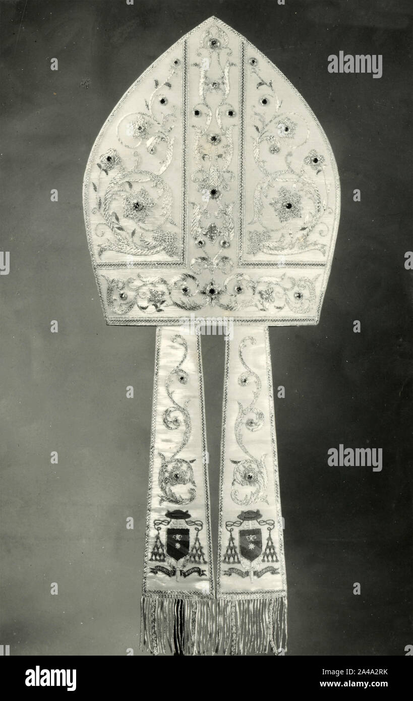 Mitre Bishop High Resolution Stock Photography and Images - Alamy
