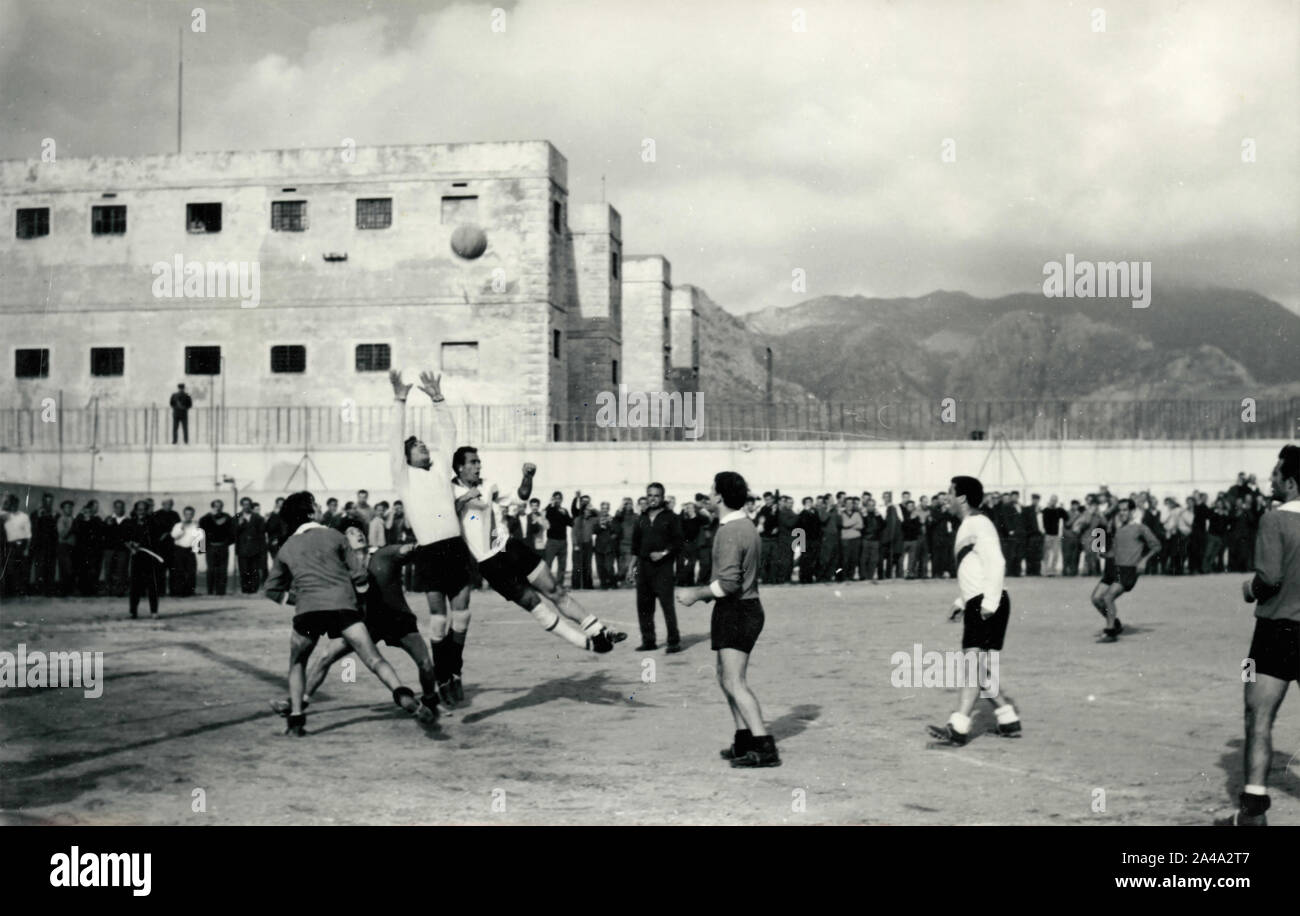 1970s football match hi-res stock photography and images - Alamy